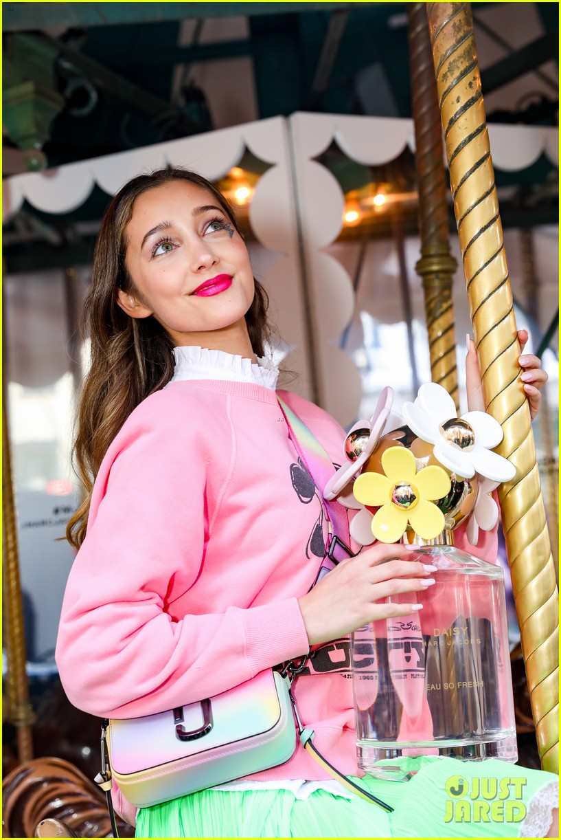 Kaia Gerber Hosts Marc Jacobs Daisy Event at Bryant Park's Carousel in ...