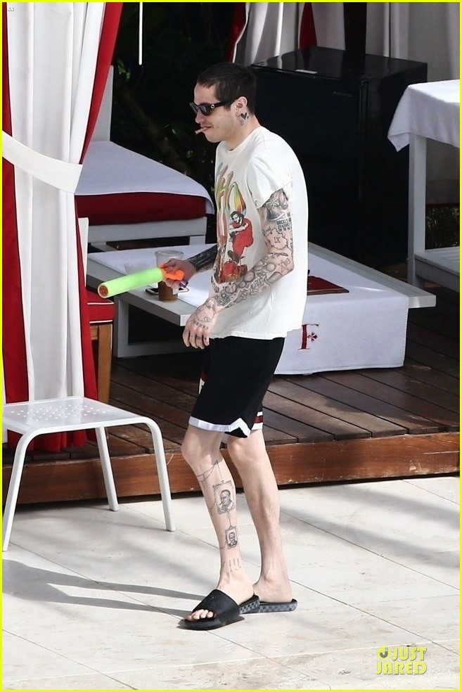 Pete Davidson Barefoot