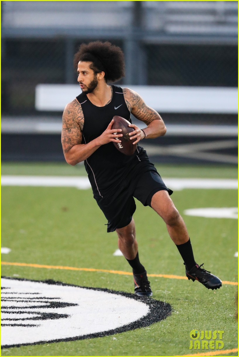 Colin Kaepernick Bares Buff Biceps During NFL Workout in Atlanta: Photo ...
