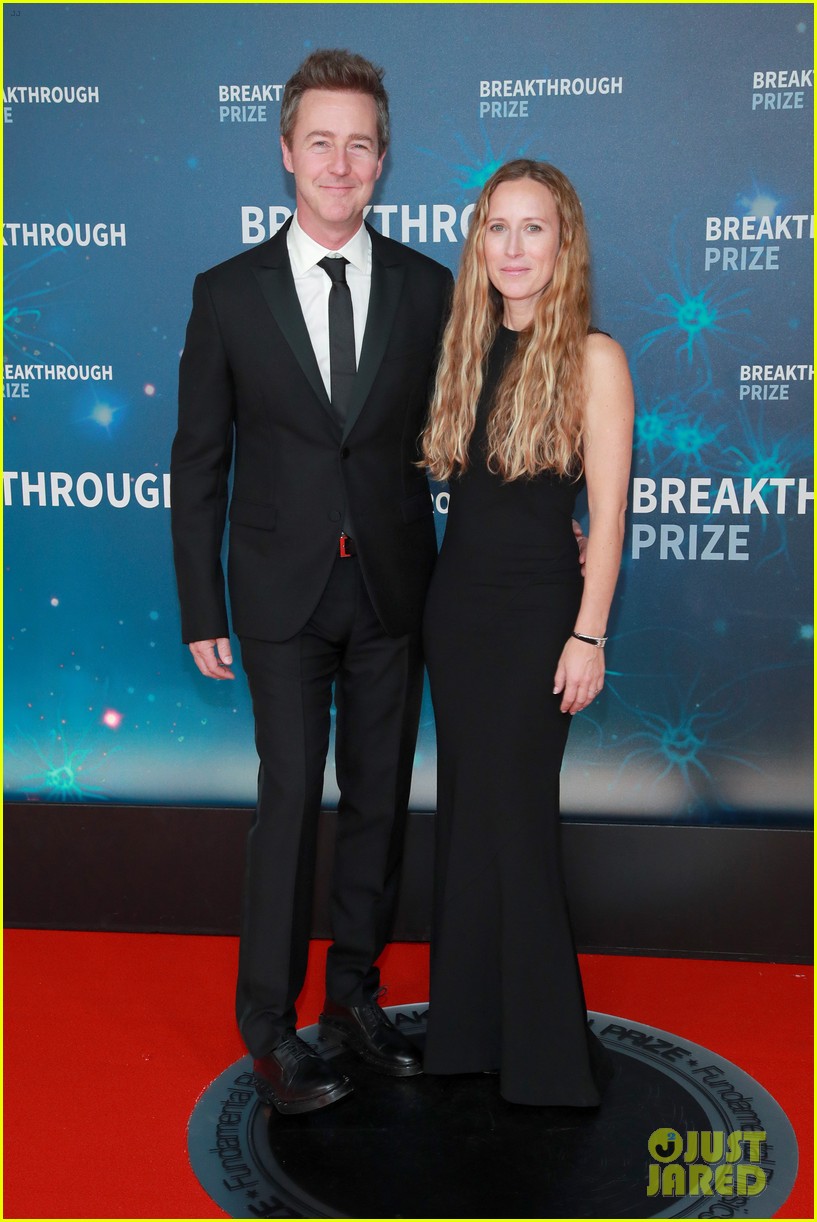 Karlie Kloss & Adriana Lima Go Glam for Breakthrough Prize 2019: Photo ...