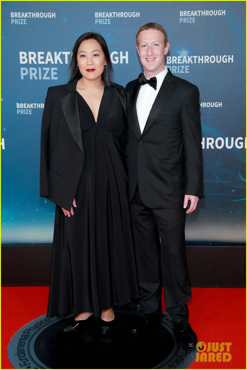 Karlie Kloss & Adriana Lima Go Glam for Breakthrough Prize 2019: Photo ...