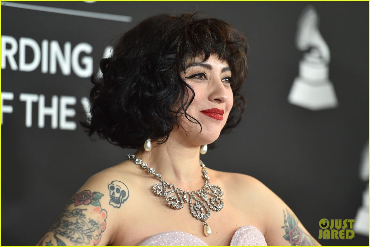 Chilean Singer Mon Laferte Exposes Herself at Latin Grammys to Protest ...
