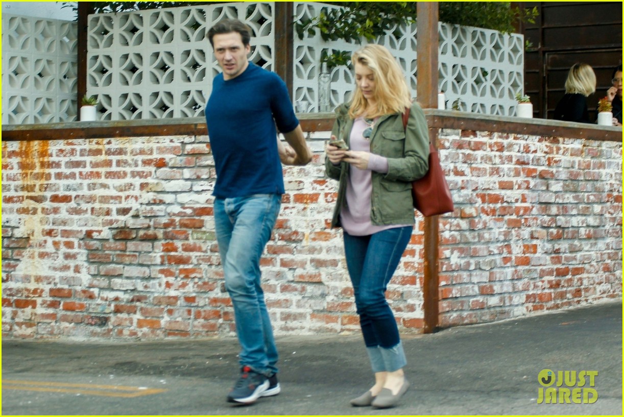 Natalie Dormer & Boyfriend David Oakes Get Cozy at Lunch in LA: Photo ...