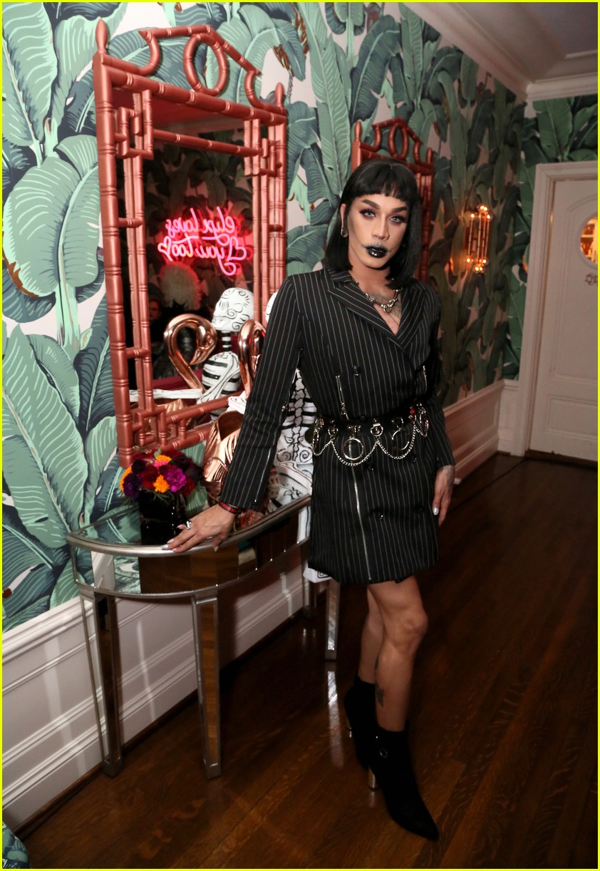 Olivia Munn & Boyfriend Tucker Roberts Attend Bea Akerlund & Miranda ...