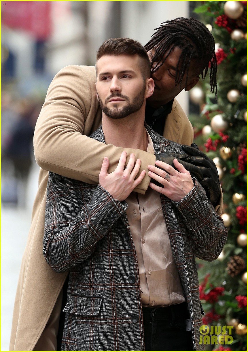 NFL Player Ryan Russell Flaunts PDA with Boyfriend Corey O'Brien in ...