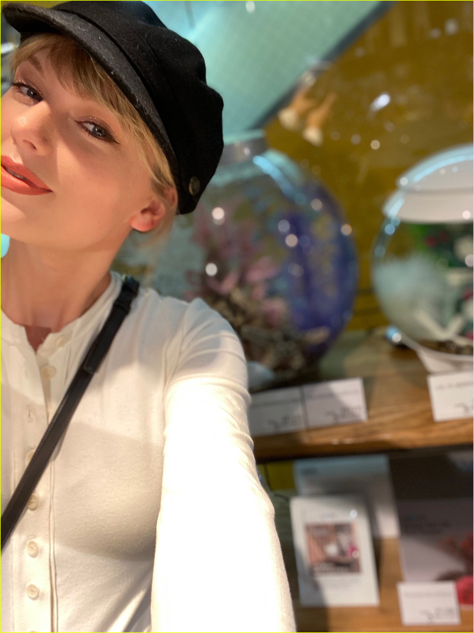Taylor Swift Has Arrived in Tokyo AKA the 'Land of Eternal Cuteness ...