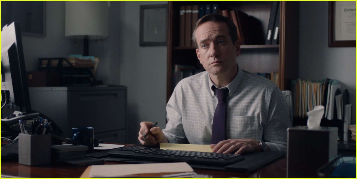 'The Assistant' Trailer Features Julia Garner Working for a Harvey ...