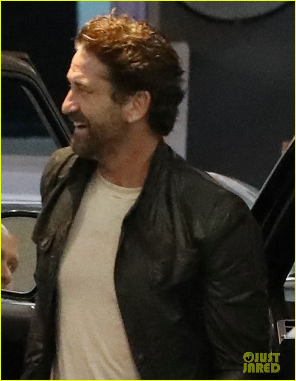 Gerard Butler is All Smiles Ahead of His Steakhouse Dinner!: Photo ...