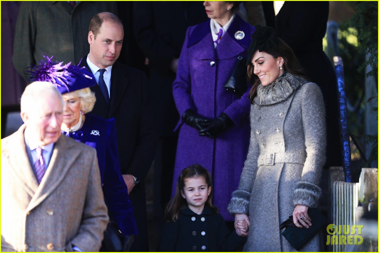 Video of Princess Charlotte Showing Off Her Curtsy Goes Viral!: Photo ...