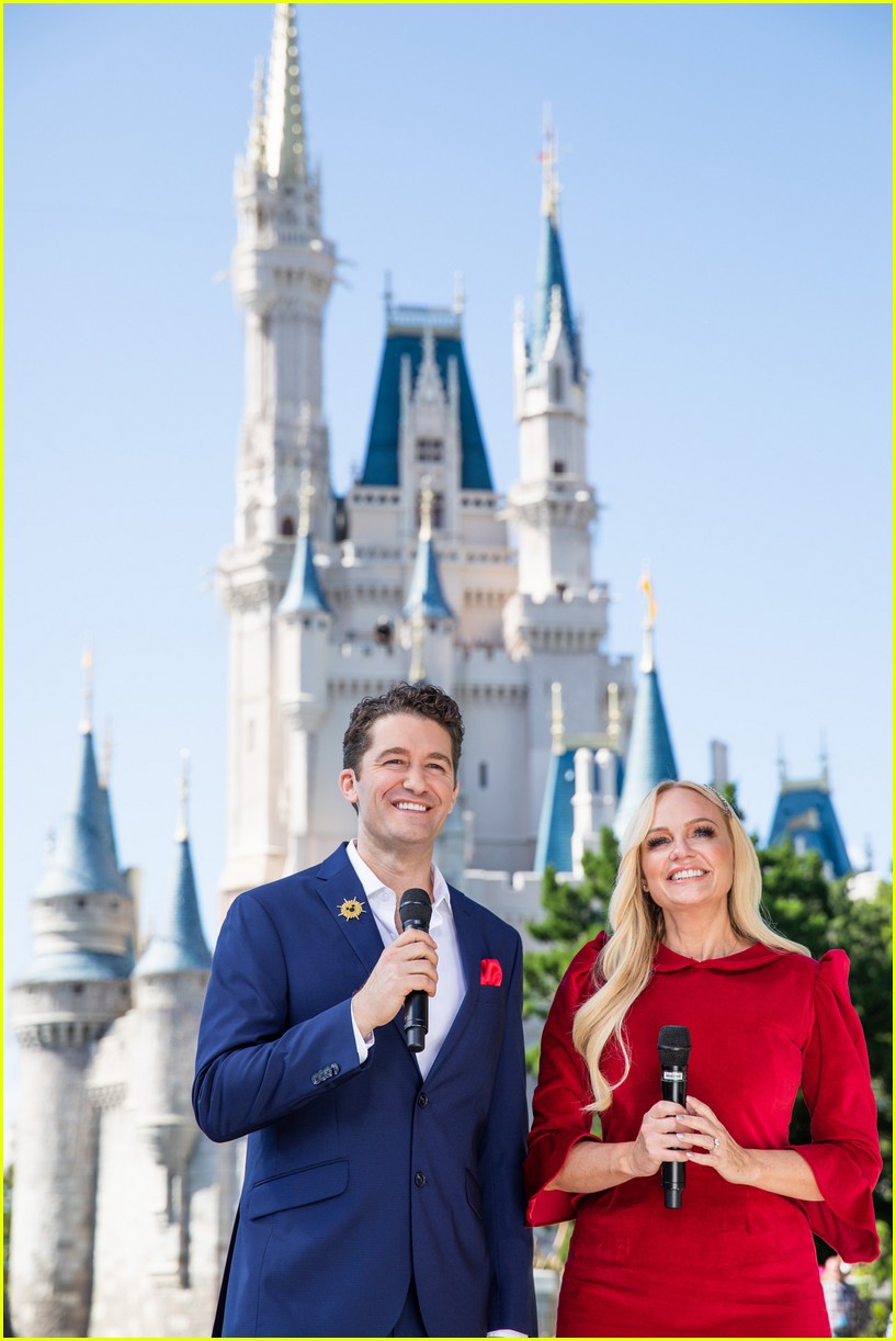 Disney's Christmas Day Parade 2019 - Perfomers Lineup!: Photo 4406521 ...