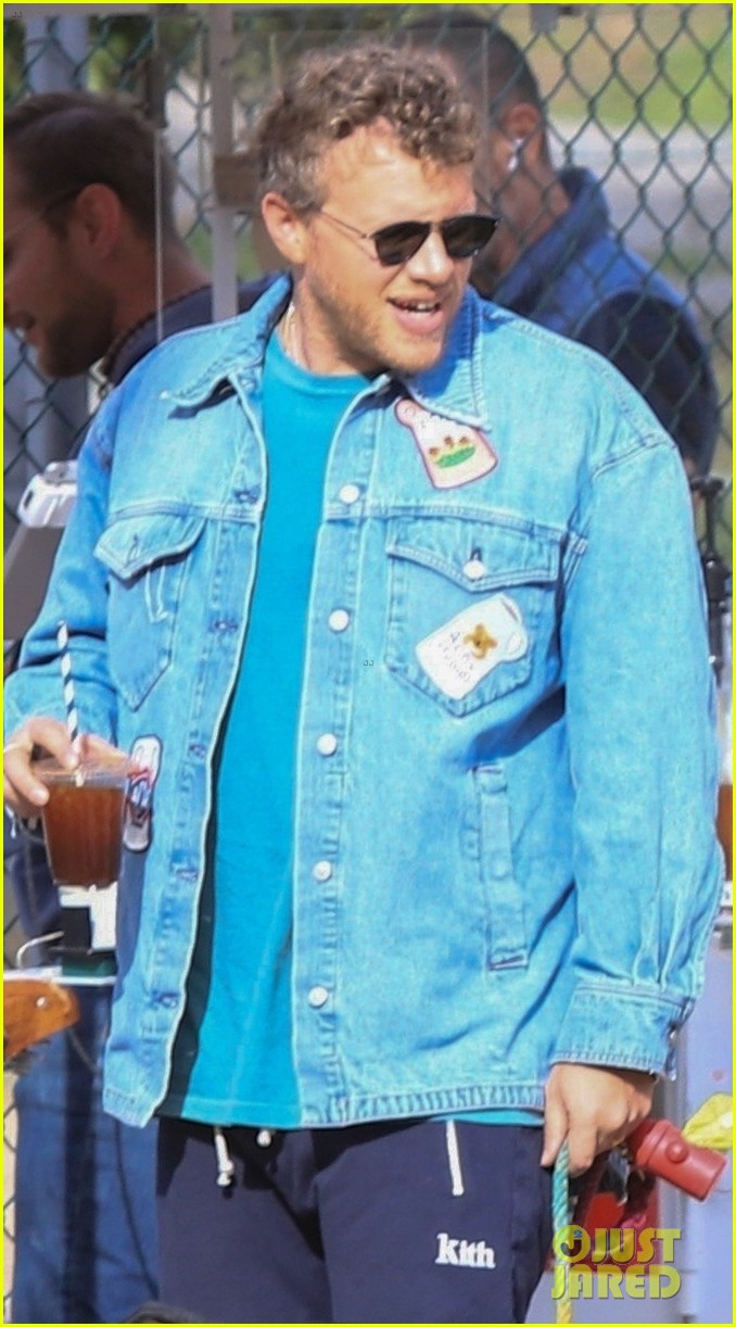 Emily Ratajkowski & Husband Sebastian Bear-McClard Pack on the PDA at ...