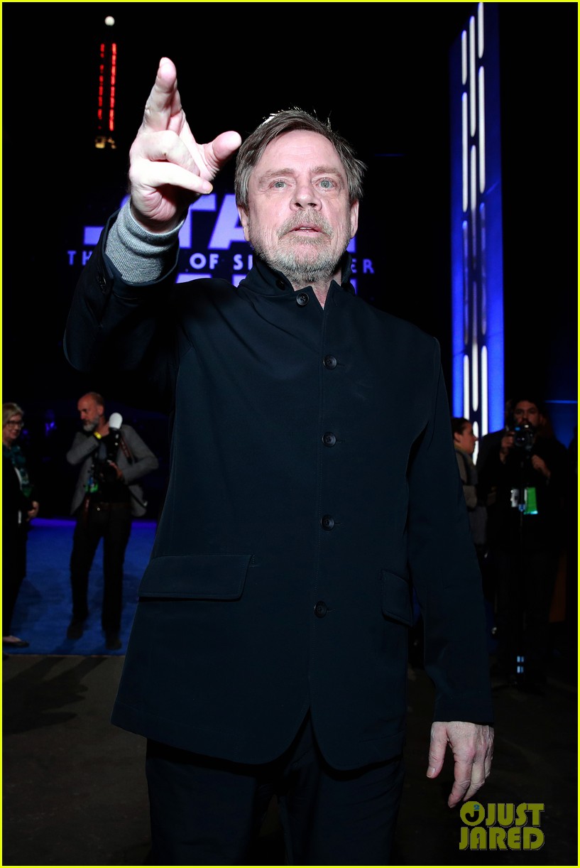 Harrison Ford Joins Mark Hamill & 'Star Wars' Cast at 'Rise of ...