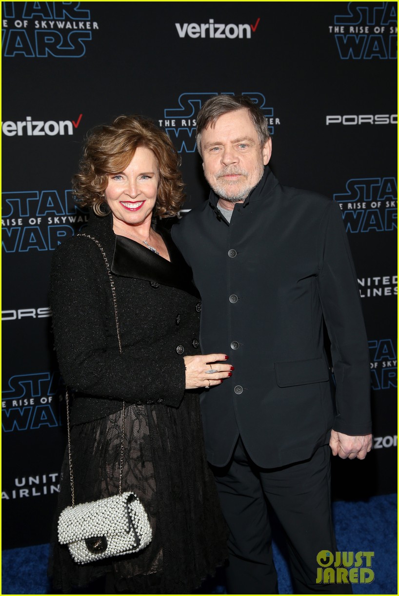 Harrison Ford Joins Mark Hamill & 'Star Wars' Cast at 'Rise of ...