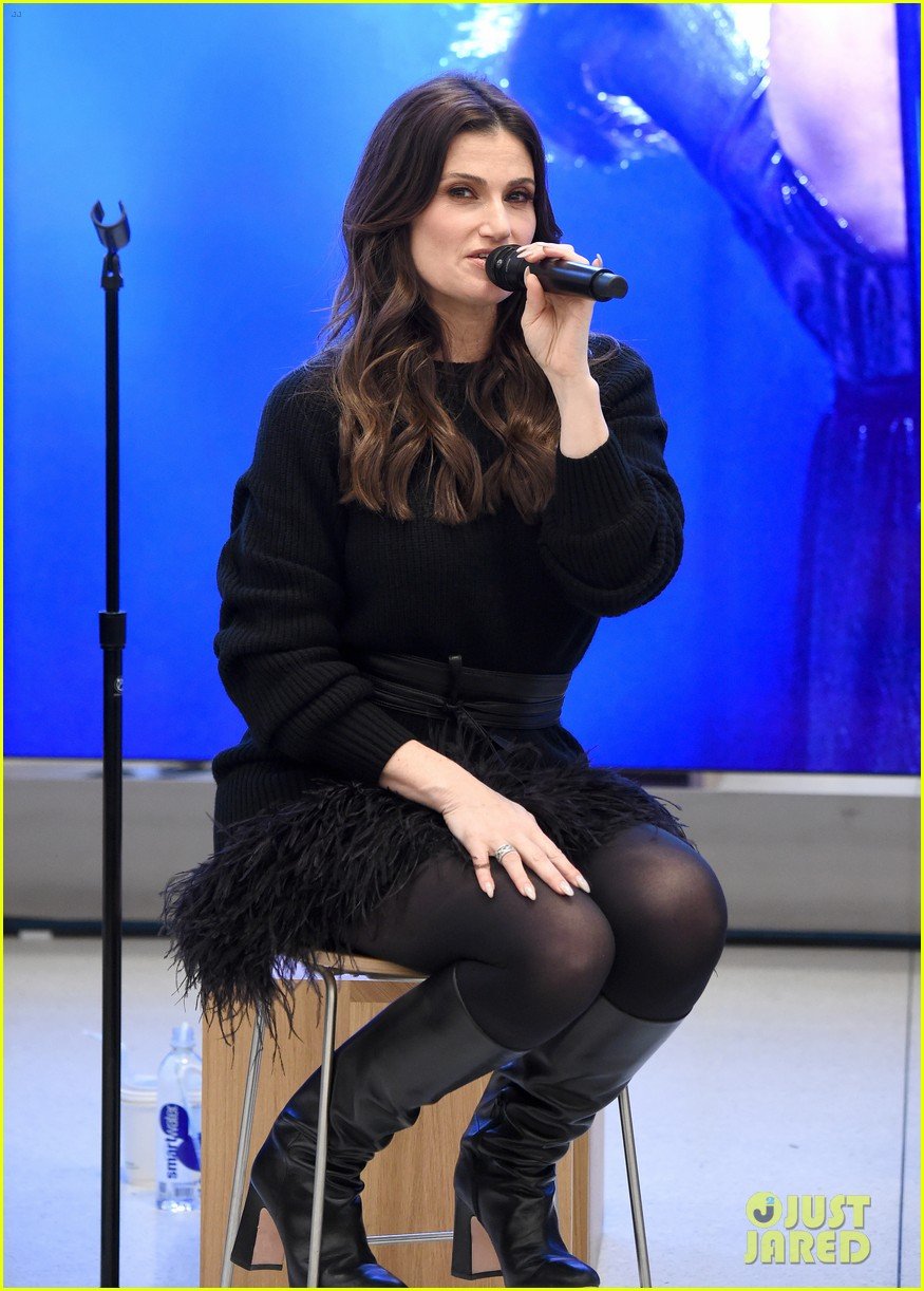 Idina Menzel Opens Up About Working With Ariana Grande on 'A Hand For ...