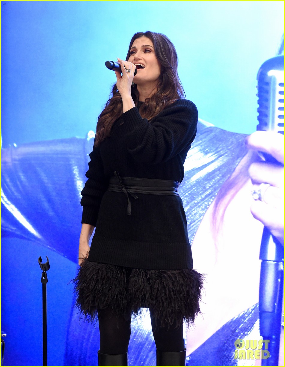 Idina Menzel Opens Up About Working With Ariana Grande on 'A Hand For ...