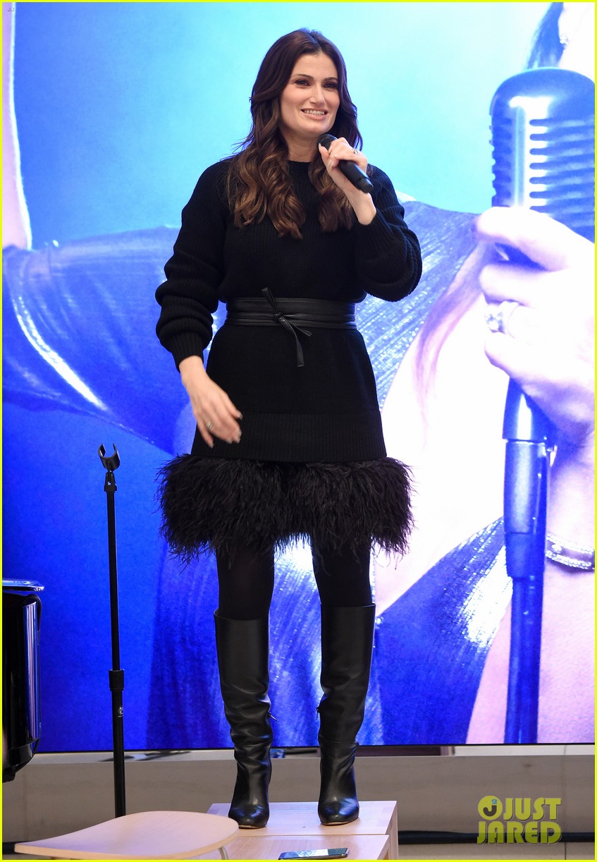 Idina Menzel Opens Up About Working With Ariana Grande on 'A Hand For ...