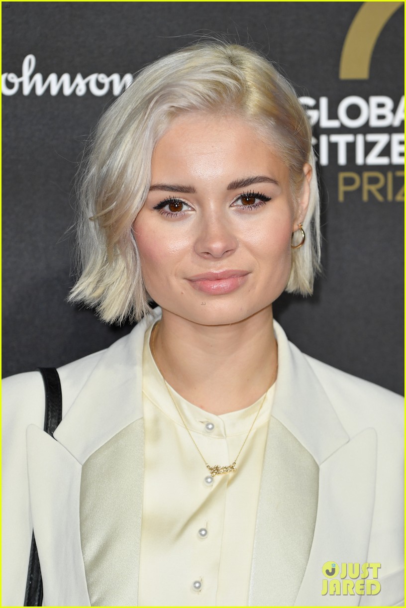 John Legend Suits Up & Joins Connie Britton, Leona Lewis & More For ...