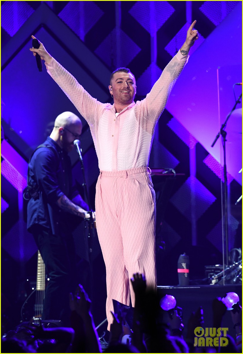Lizzo & Sam Smith Get Festive at L.A.'s Jingle Ball Concert!: Photo ...