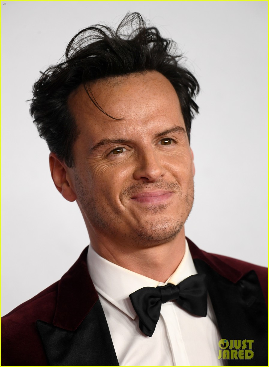 Richard Madden & George MacKay Suit Up for '1917' World Premiere in ...