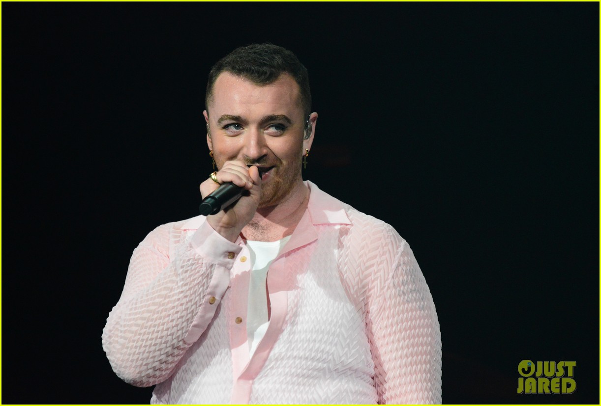 Sam Smith & Normani Perform 'Dancing With A Stranger' Collab Live For ...