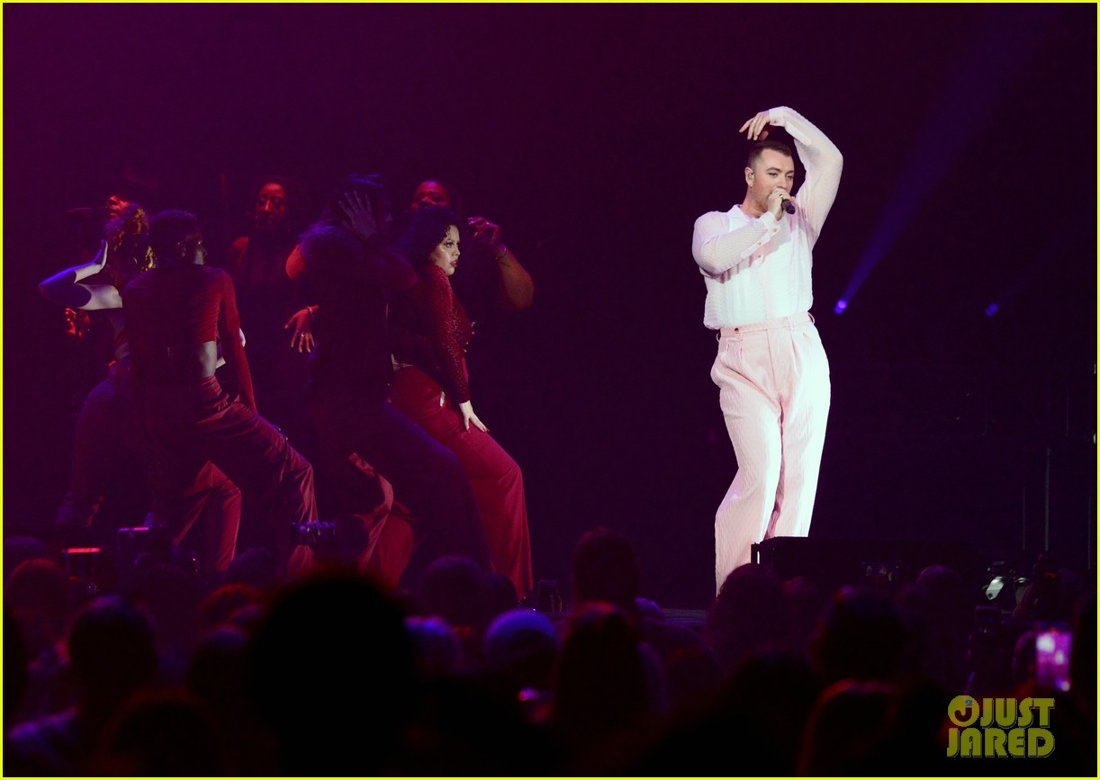 Sam Smith & Normani Perform 'Dancing With A Stranger' Collab Live For ...