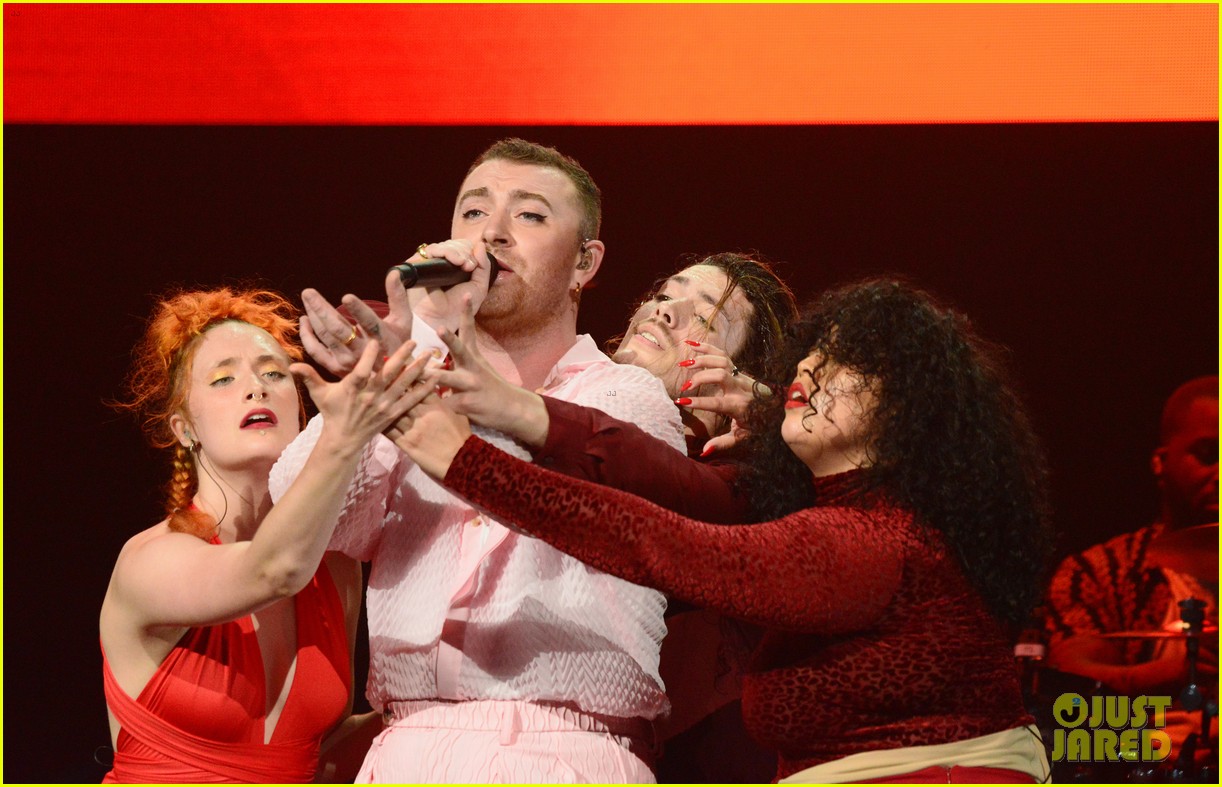 Sam Smith & Normani Perform 'Dancing With A Stranger' Collab Live For ...