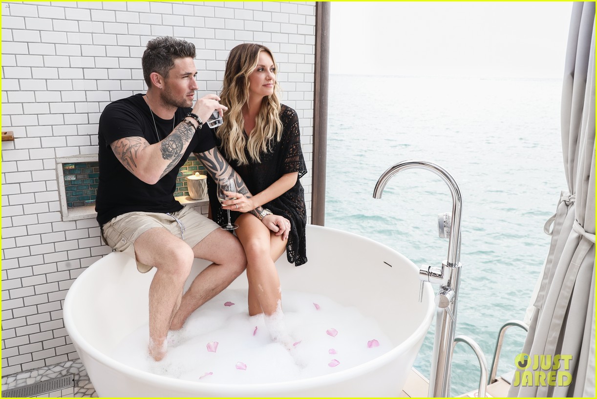 Country Music Stars Michael Ray & Carly Pearce Hit the Beach During ...