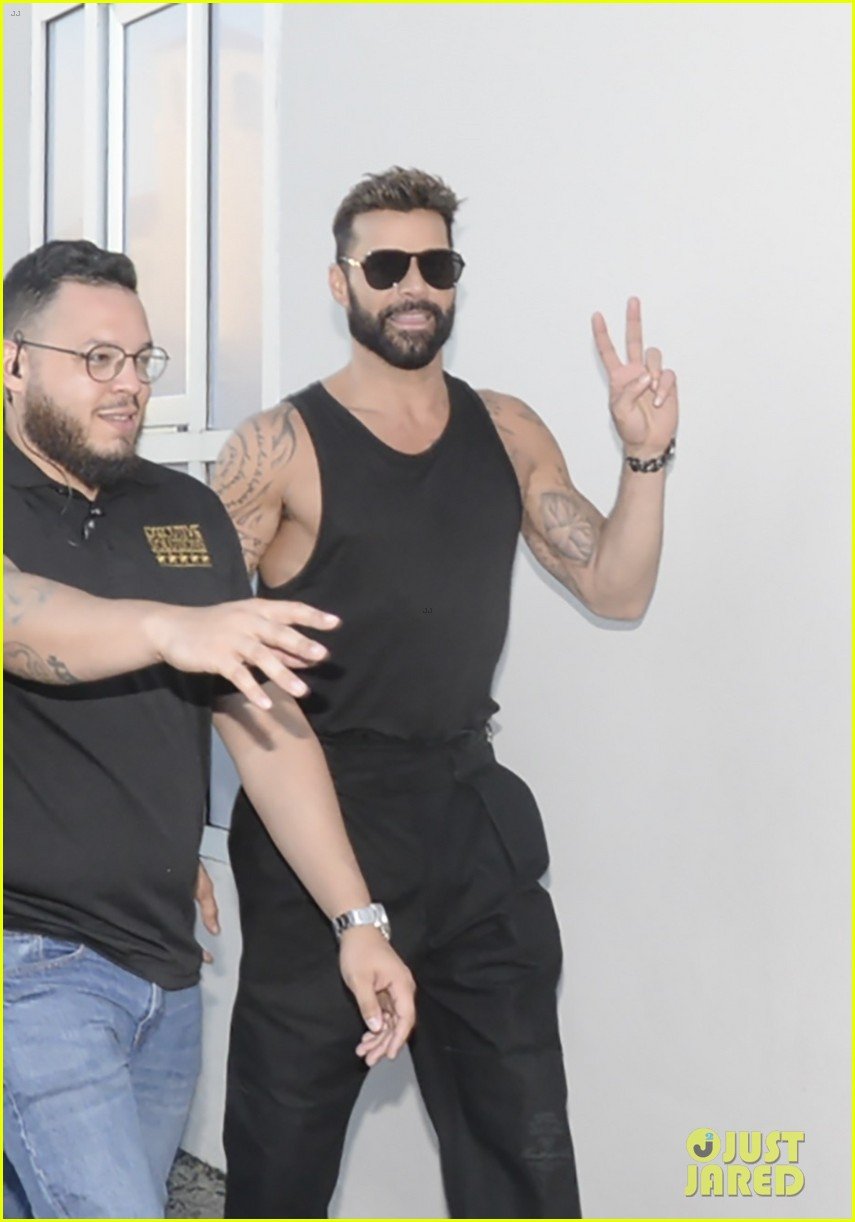 Ricky Martin Looks Hot Filming 'Cántalo' Music Video in Puerto Rico ...