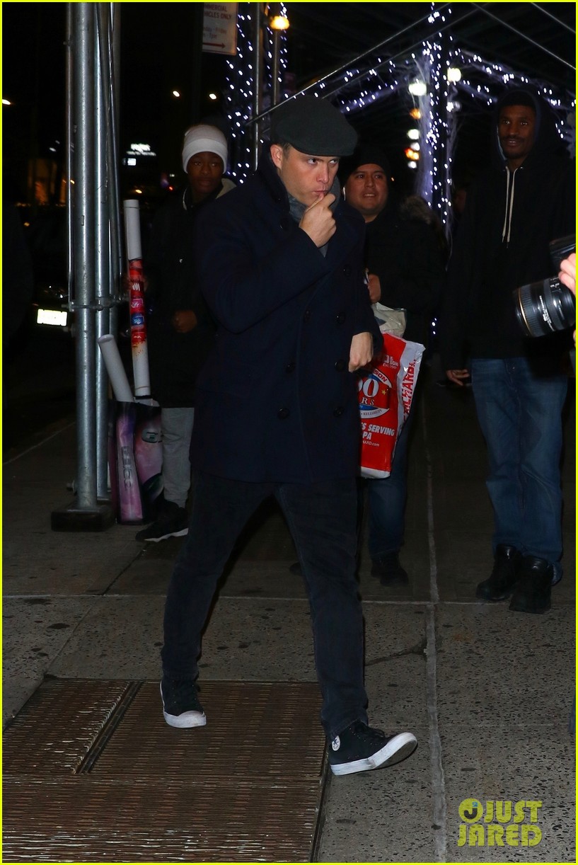 Scarlett Johansson & Fiance Colin Jost Attend 'Saturday Night Live ...