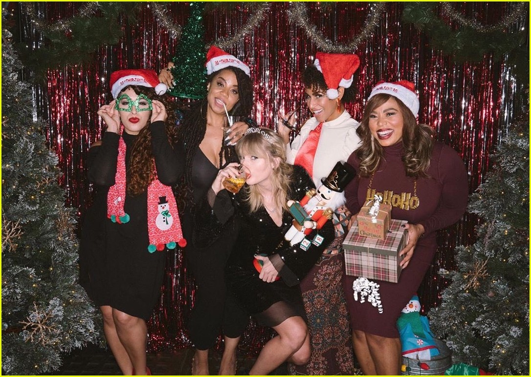 Look Inside Taylor Swift's Holiday-Themed Birthday Party with These ...