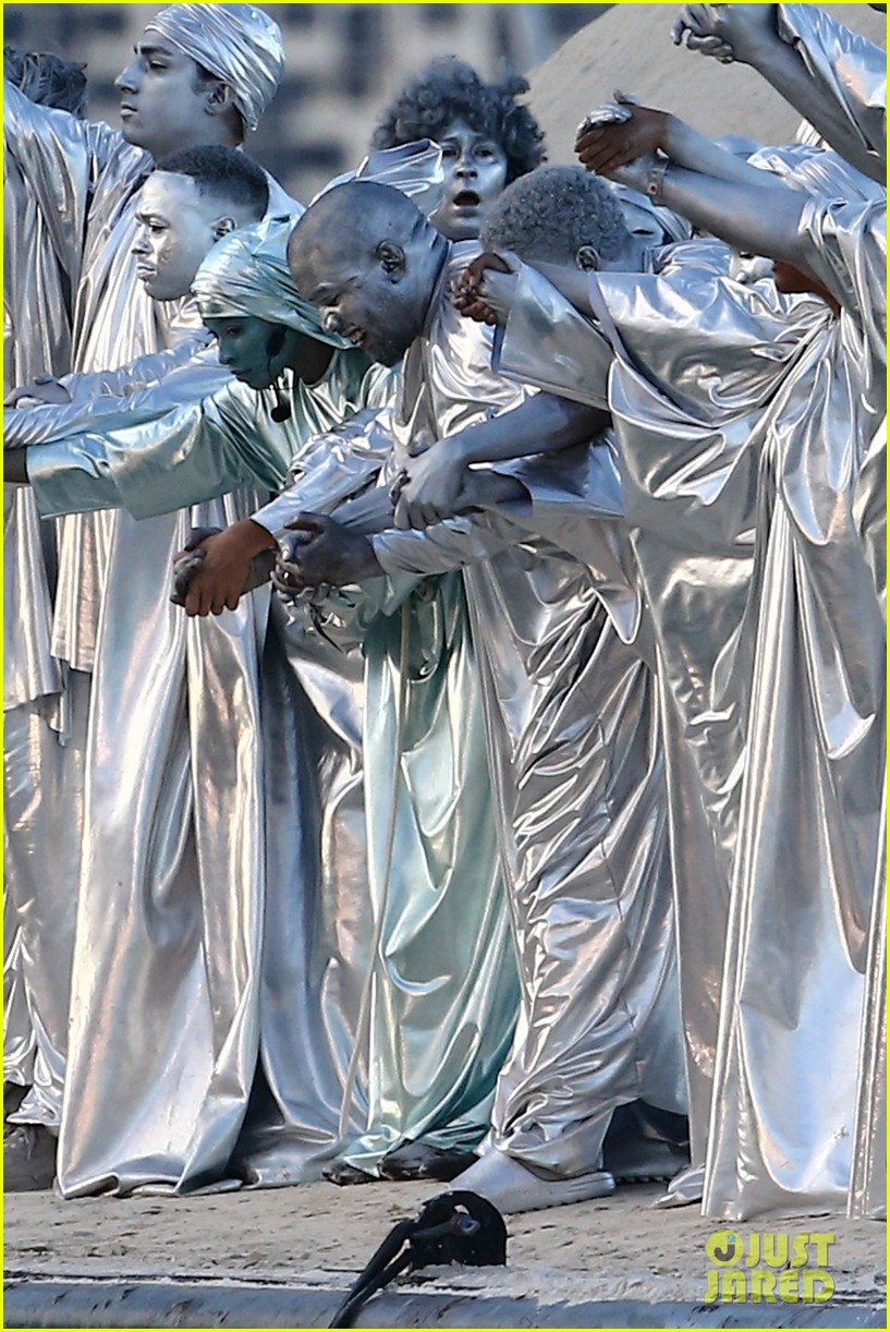 Kanye West Gets Covered in Silver Paint for 'Mary' Opera Performance in ...