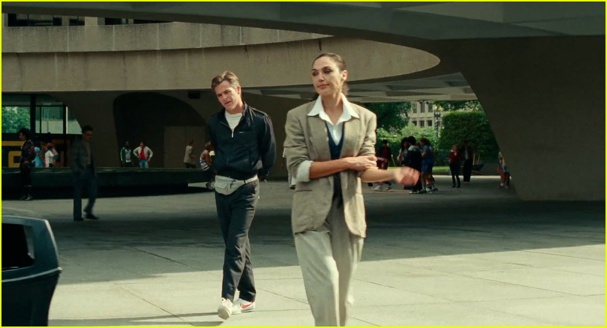 'Wonder Woman 1984' Trailer Reunites Gal Gadot & Chris Pine - Watch Now ...