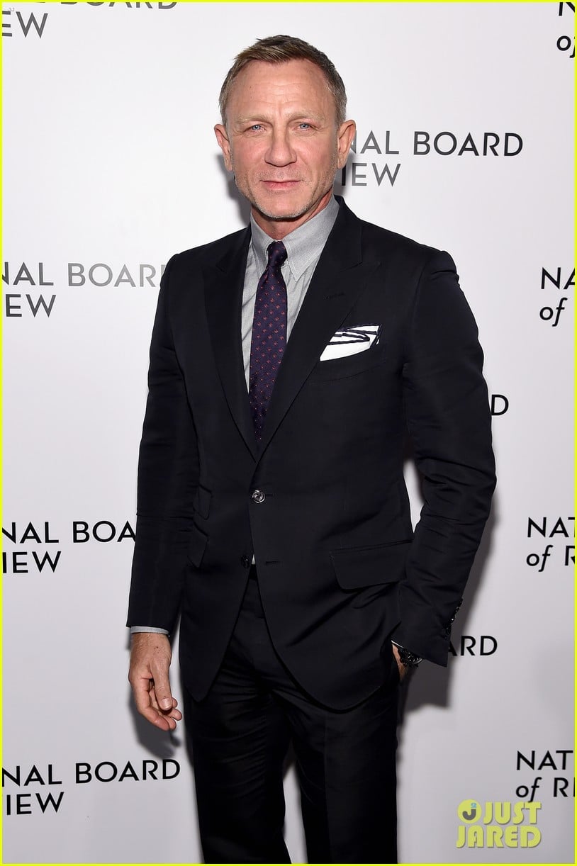 Drew Barrymore Makes Surprise Appearance at NBR Gala 2020 To Present ...