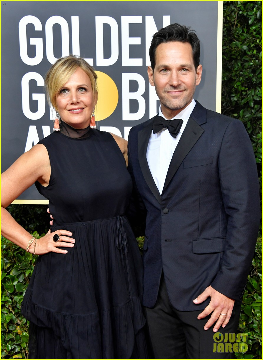 Christina Applegate, Paul Rudd, & Amy Poehler Enjoy Night Out at Golden ...