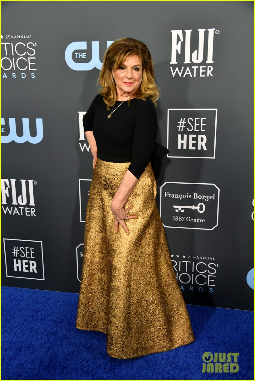 Rachel Brosnahan & 'Maisel' Cast Step Out for Critics' Choice Awards ...