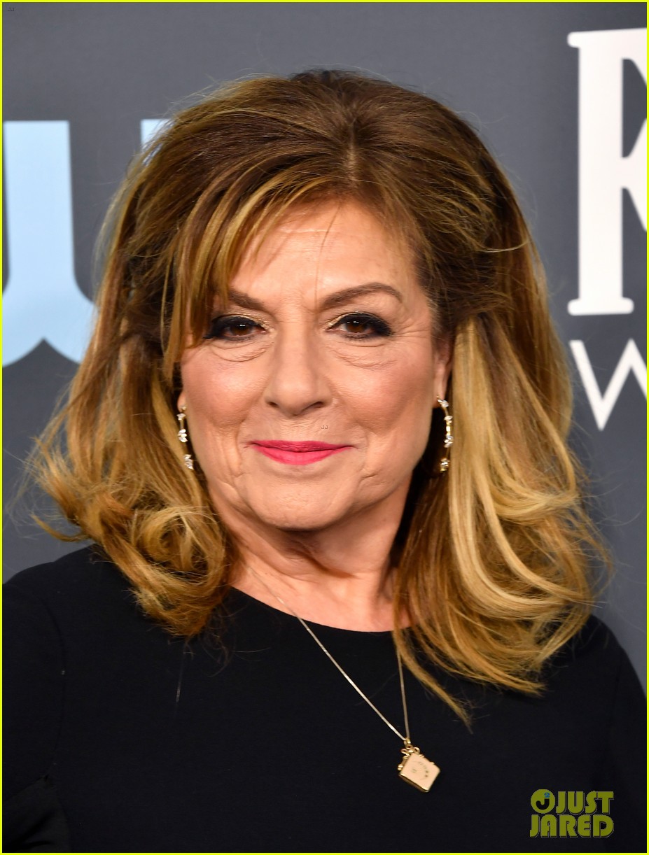 Rachel Brosnahan & 'Maisel' Cast Step Out for Critics' Choice Awards ...