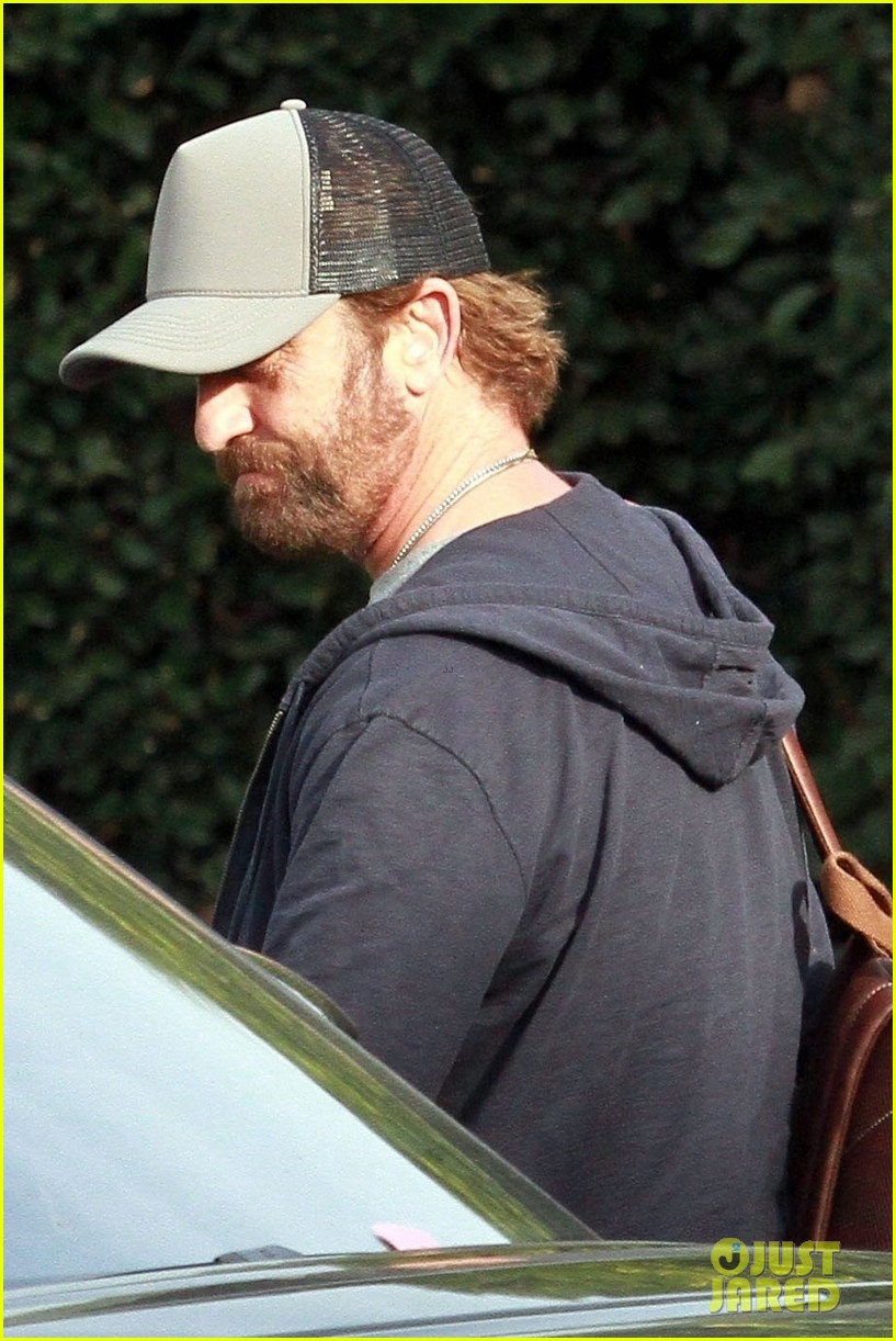 Gerard Butler is All Smiles During Lunch With Friends in WeHo: Photo ...