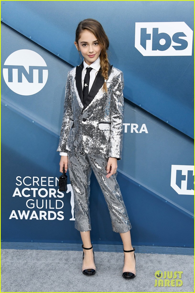 Leonardo DiCaprio & Julia Butters Hang Out at SAG Awards 2020: Photo ...