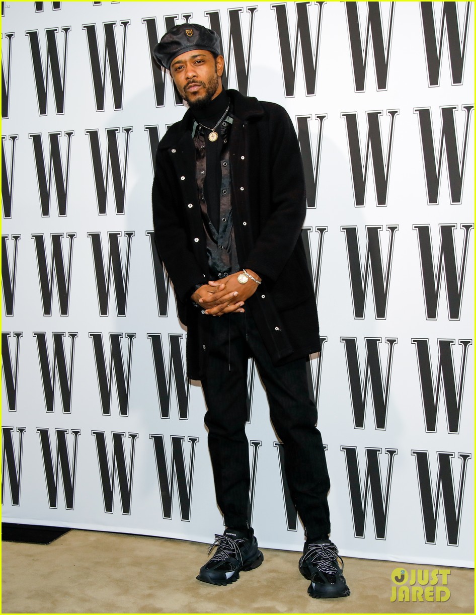 'Knives Out' Stars Chris Evans & Ana de Armas Reunite at W Magazine's ...