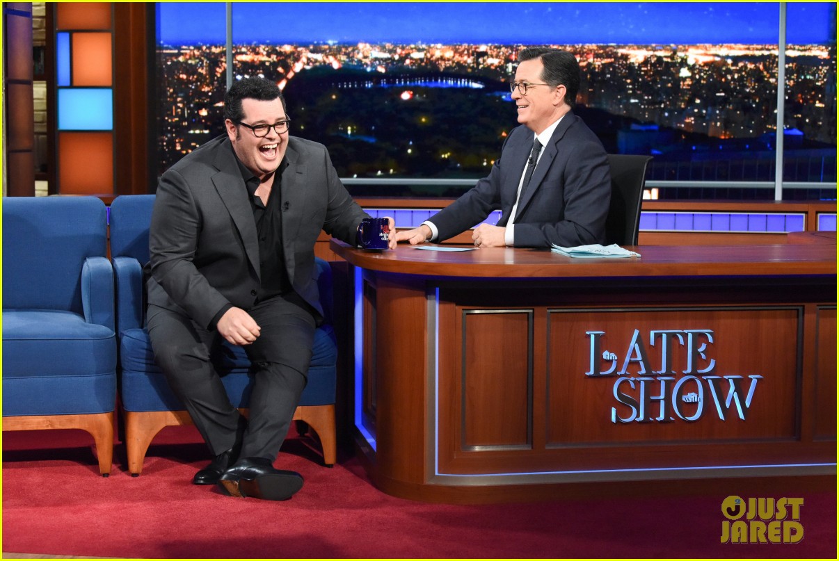 Josh Gad Says Working With Hugh Laurie in 'Avenue 5' Was A 'Pain In The Ass'!: Photo 4417031 ...