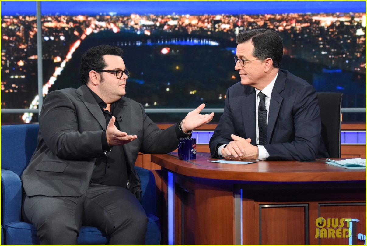 Josh Gad Says Working With Hugh Laurie in 'Avenue 5' Was A 'Pain In The Ass'!: Photo 4417032 ...