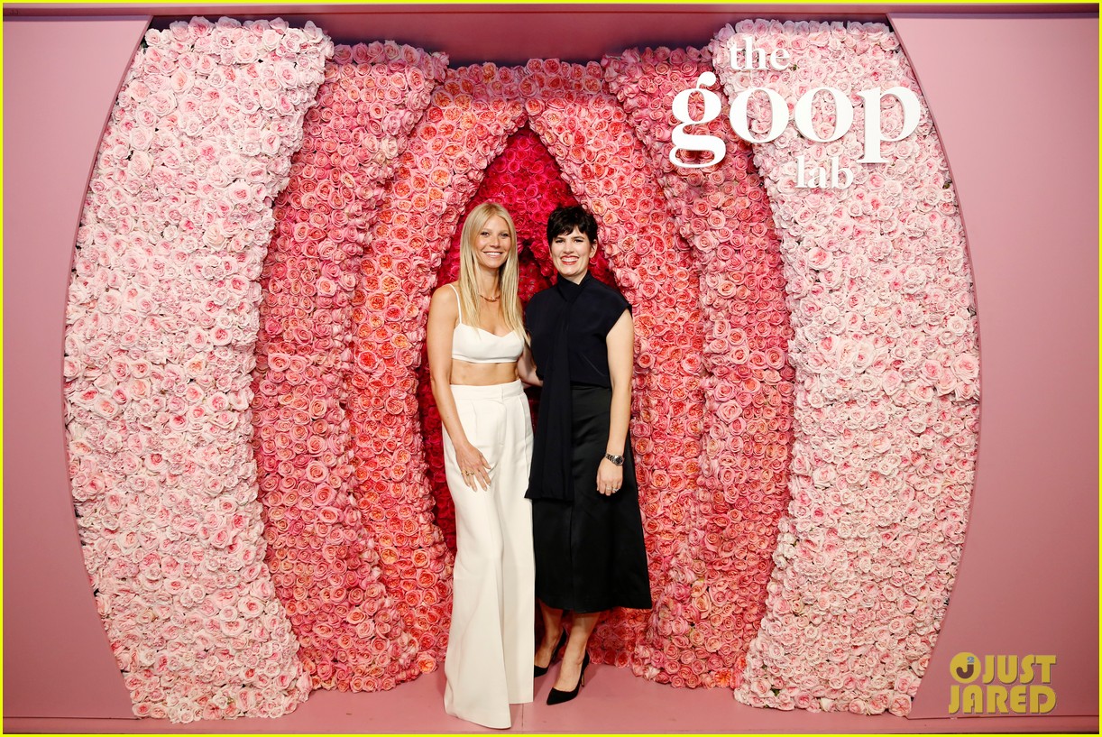 Gwyneth Paltrow Shows Off Her Toned Abs at 'Goop Lab' Special Screening ...