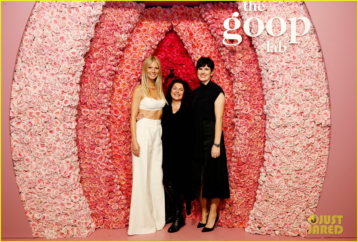 Gwyneth Paltrow Shows Off Her Toned Abs at 'Goop Lab' Special Screening ...