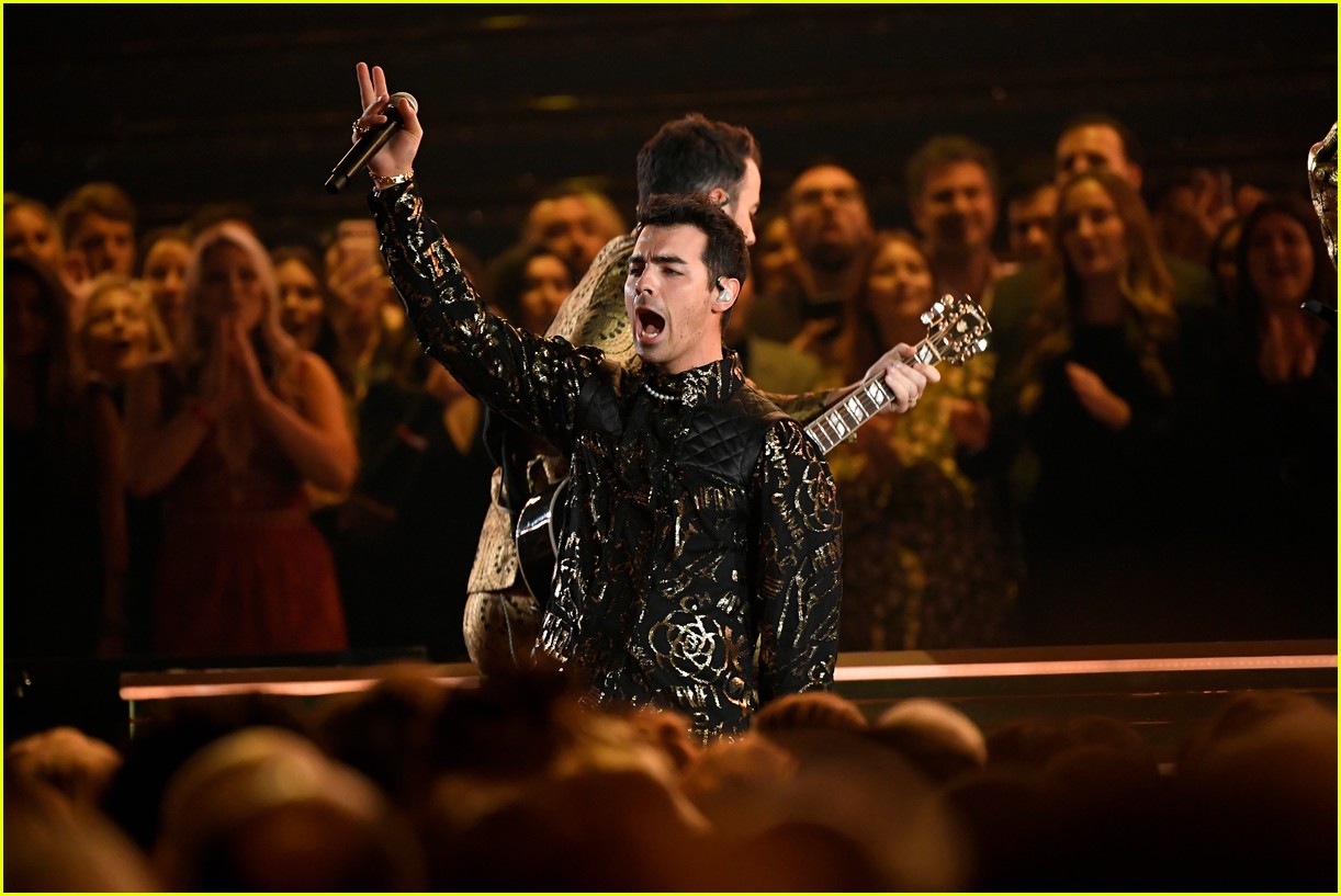 Nick Jonas Reveals What Was Stuck in His Teeth During Grammys 2020 ...