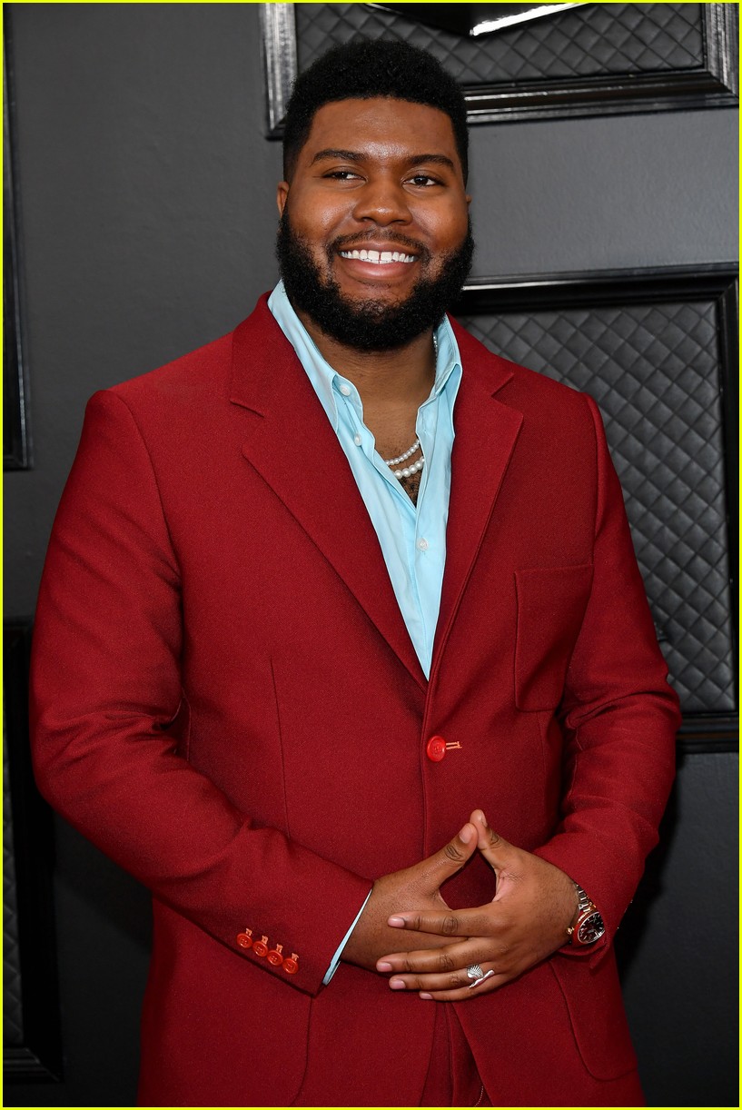 Khalid Rocks a Red Suit on the Red Carpet at the Grammys 2020: Photo ...