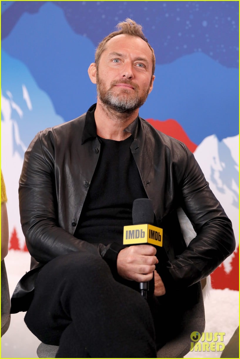 Jude Law Is Growing Out His Beard To Play Dumbledore Again for Third ...