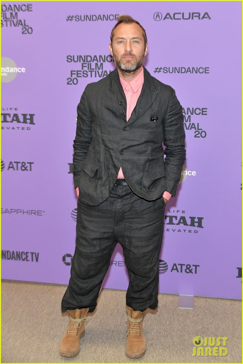 Jude Law Is Growing Out His Beard To Play Dumbledore Again for Third ...