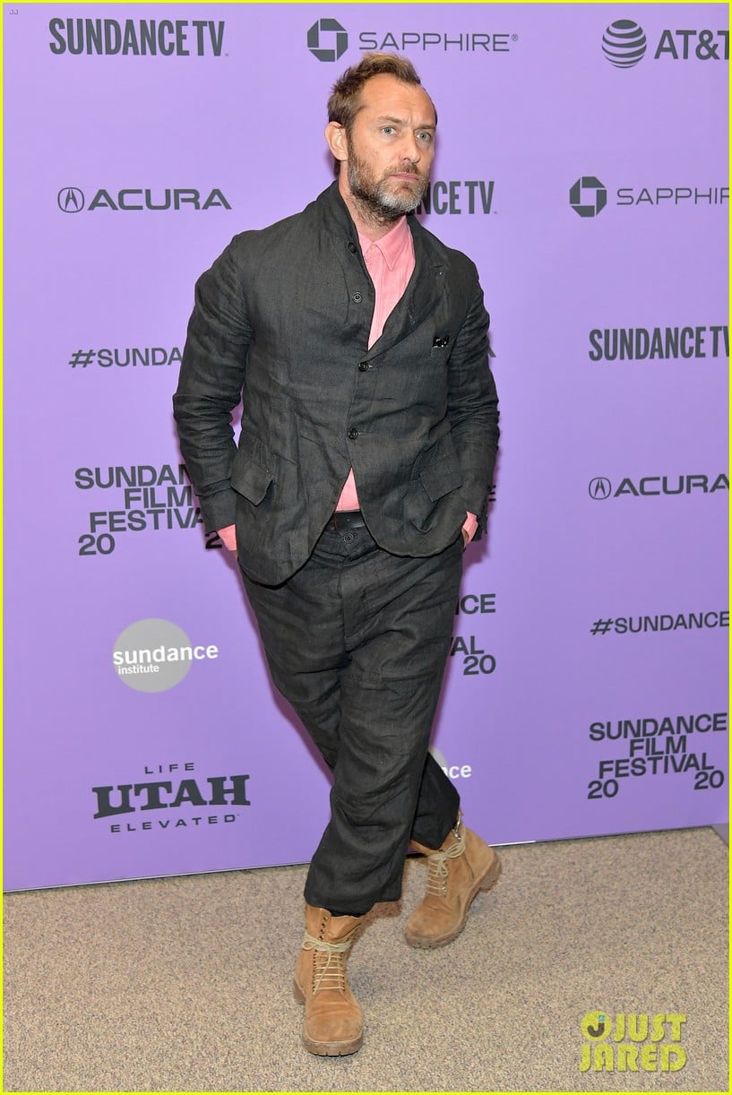 Jude Law Is Growing Out His Beard To Play Dumbledore Again for Third ...