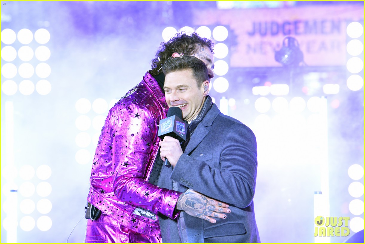 Post Malone Rings In 2020 in NYC With A Hug From BTS!: Photo 4407814 ...