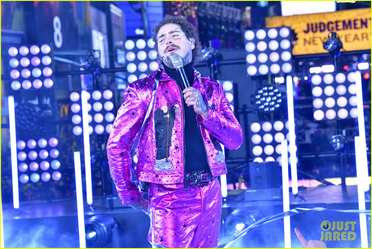Post Malone Rings In 2020 in NYC With A Hug From BTS!: Photo 4407820 ...